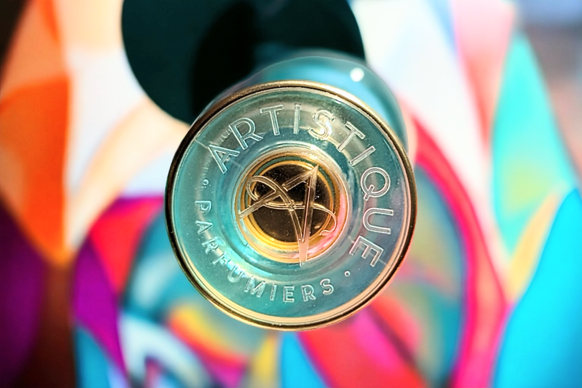 Avon Artistique Nymphea Lumiere - recenzja - Słodka Paczula